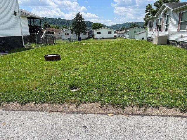 2205 Kanawha St, Moundsville, WV 26041