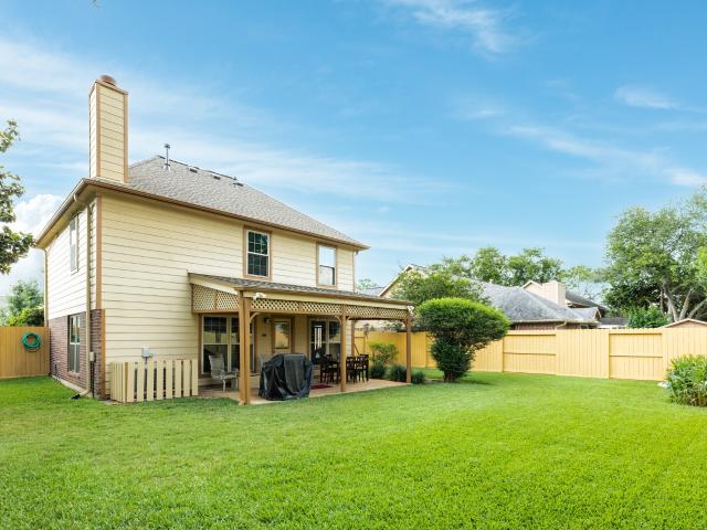 2205 Lady Leslie Lane