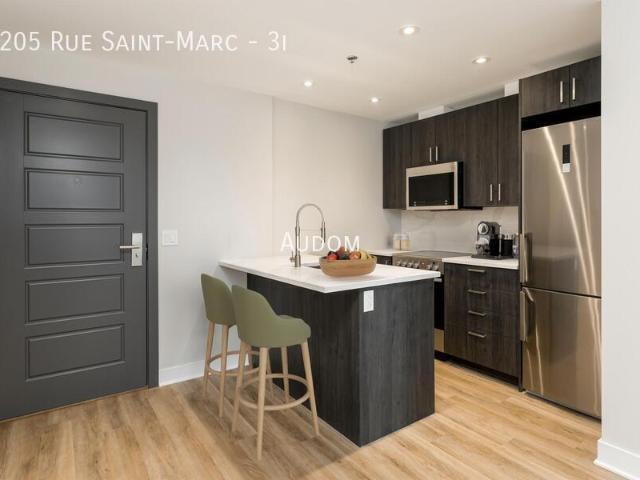 2205 Rue Saint Marc, 2 beds, 1 full bath