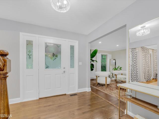 2205 Riverlea Circle