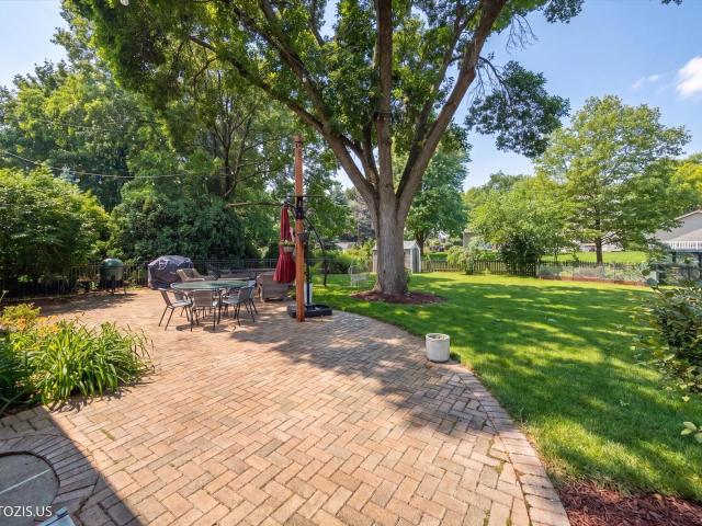 2205 Riverlea Circle