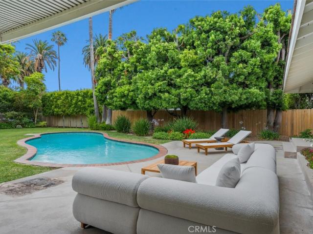 2205 Rocky Point