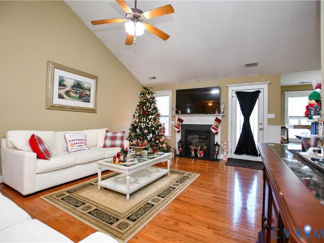 2205 Sara Ann Court