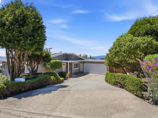 2205 Scenic Street