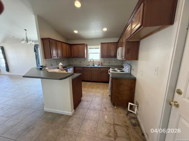 2205 Singing Wind Dr, Kerrville, TX 78028 | MLS #1956 | Compass