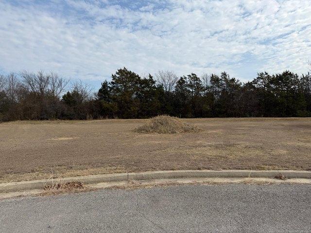 2205 Torrey Pnes, Ardmore, OK 73401
