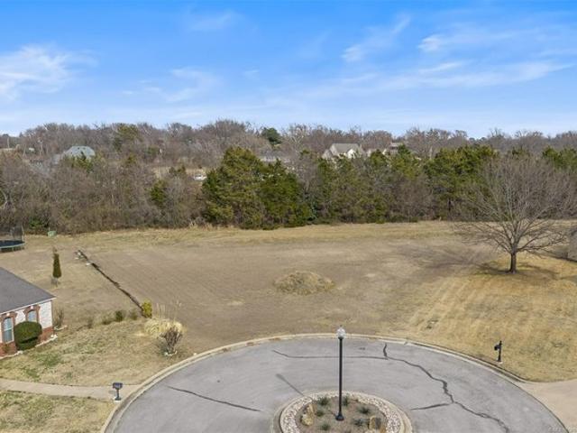 2205 Torrey Pnes, Ardmore, OK 73401