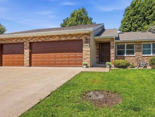 2205 Trenton Rd, Asbury, IA 52002