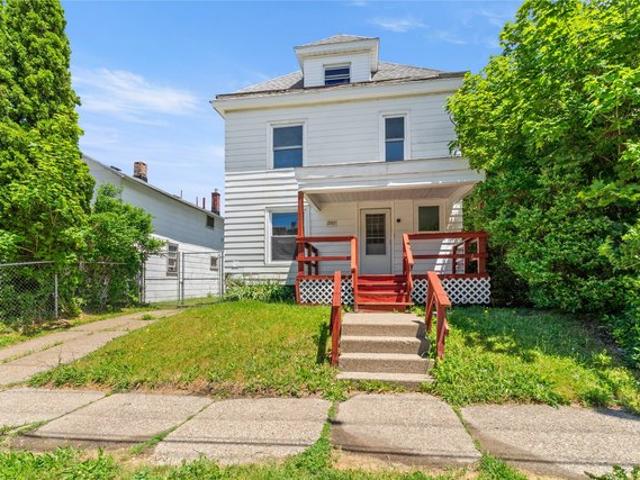 2205 Wayne St, Erie, PA 16503