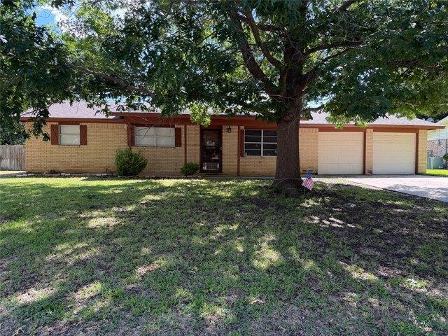 2205 14th St, Brownwood, TX 76801