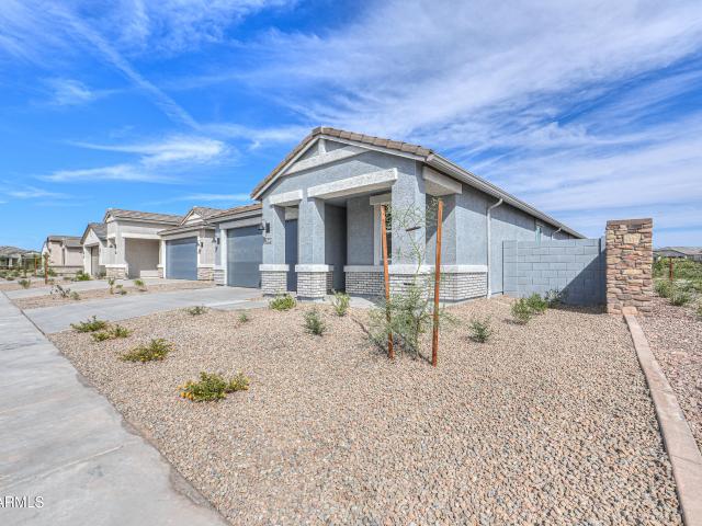 22069 n dawn view drive