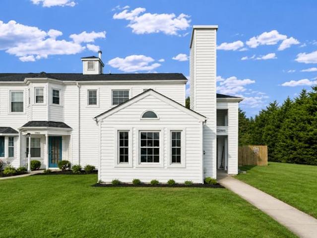 22069 St Gabriels Cir, Great Mills, MD 20634