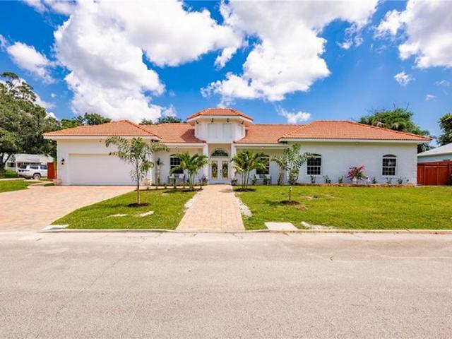 2206 Avilla Ave, Vero Beach, FL 32960
