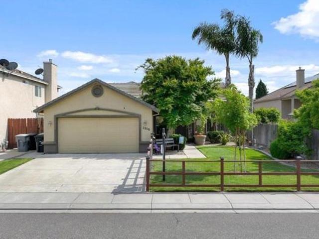 2206 Barger Way, Riverbank, CA 95367