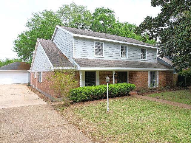 2206 Carriage Lane