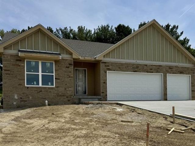 2206 Citta Cir, Bellevue, NE 68147