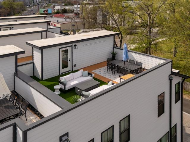 2206 Clarksville Pike