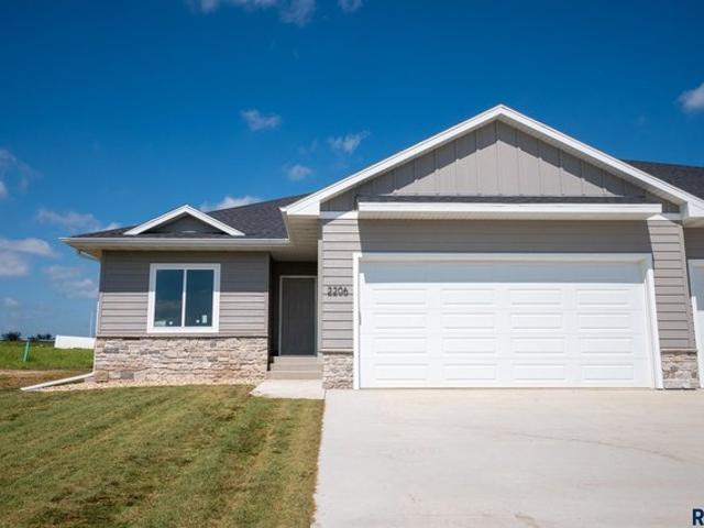2206 E Christensen St, Brandon, SD 57005