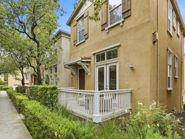 2206 Golden Crest