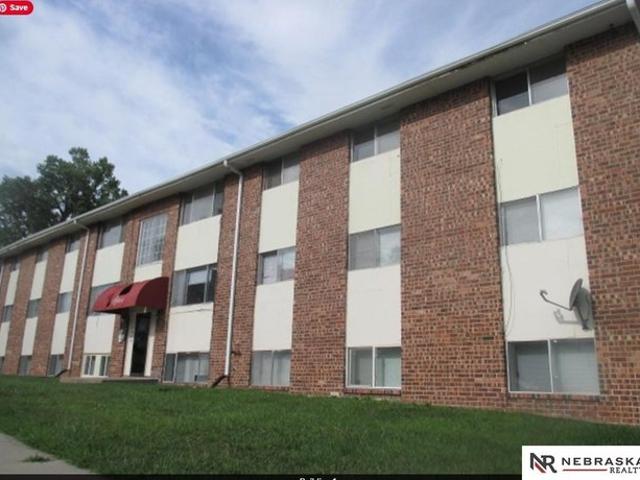 2206 S 8 St, Omaha, NE 68108