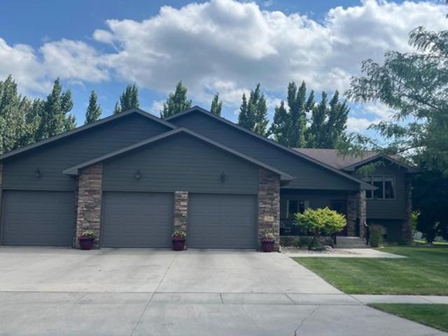 2206 SE 17th Ave, Aberdeen, SD 57401