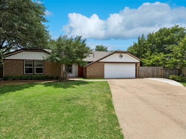2206 Sexton Dr, Arlington, TX 76015