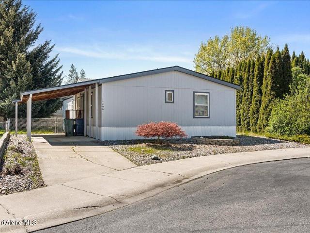 2206 W Oxford Cir, Coeur D'Alene, ID 83815 | MLS #26 4301 | Compass