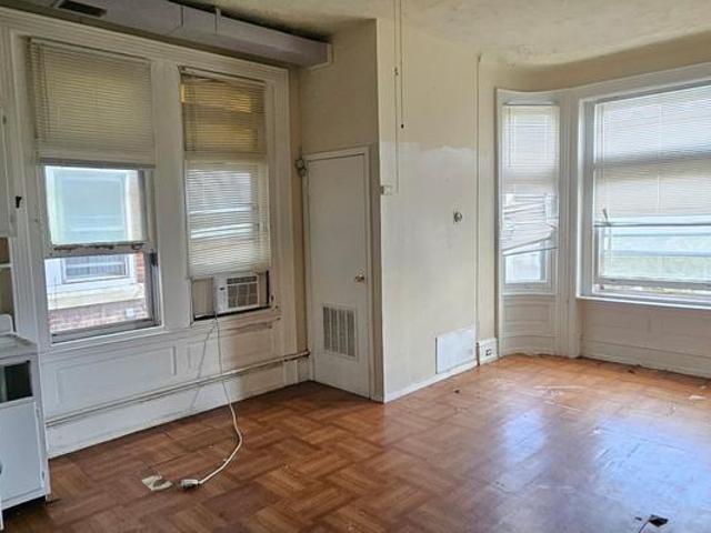 2206 W Tioga Street # 3