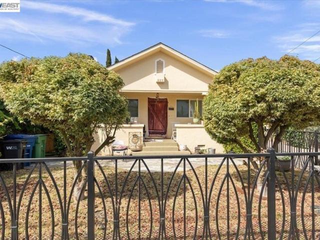 22071 Montgomery St, Hayward, CA 94541