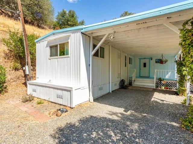 22072 Hidden Valley Dr, Redding, CA 96003
