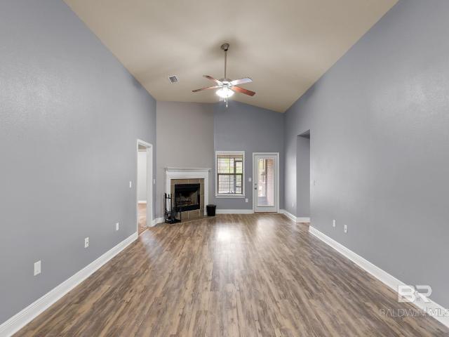 22076 Garland Loop
