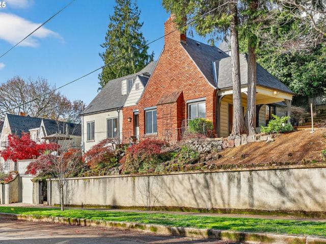 2207 NE Ridgewood Dr, Portland, OR 97212 | MLS #576288