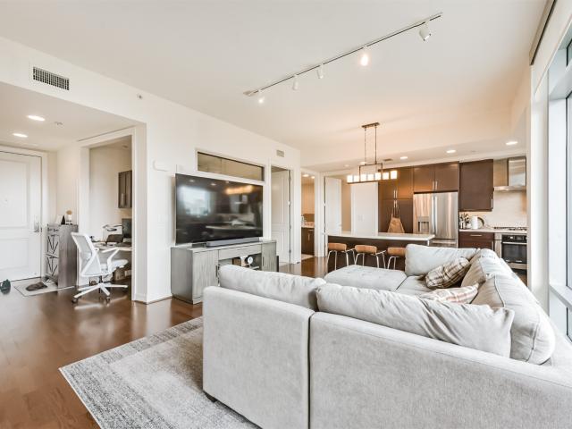 2207 Bancroft Ln, Unit 706, Houston, TX 77027 | MLS #23587