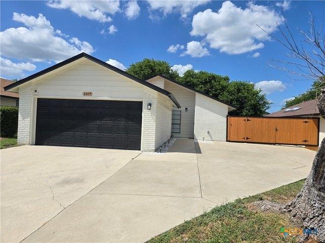 2207 Coach Dr, Killeen, TX 76543