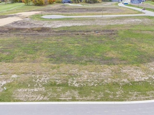 2207 Golfview Dr, Auburn, IN 46706
