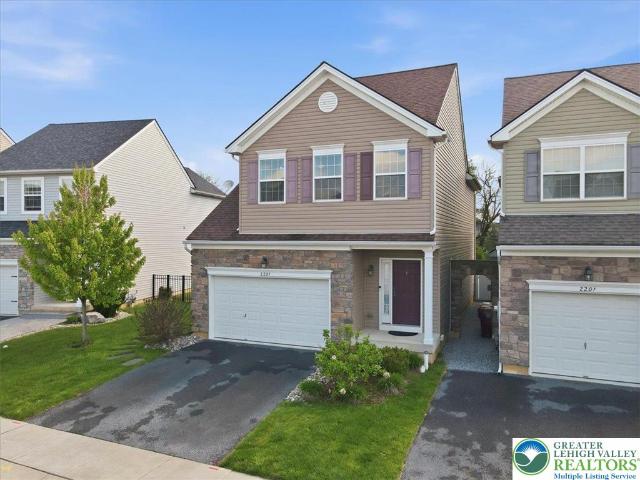 2207 Huntington Lane