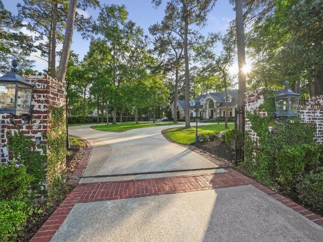 2207 Longmire Rd, Conroe, TX 77304 | MLS #50164 | Compass