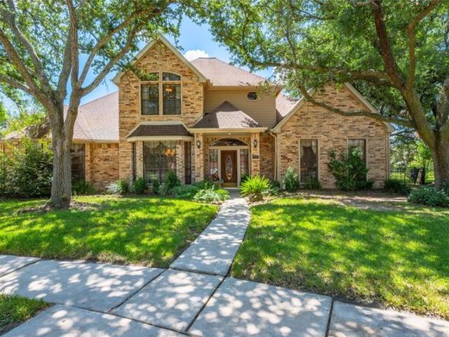 2207 Southern Hills Dr, League City, TX 77573