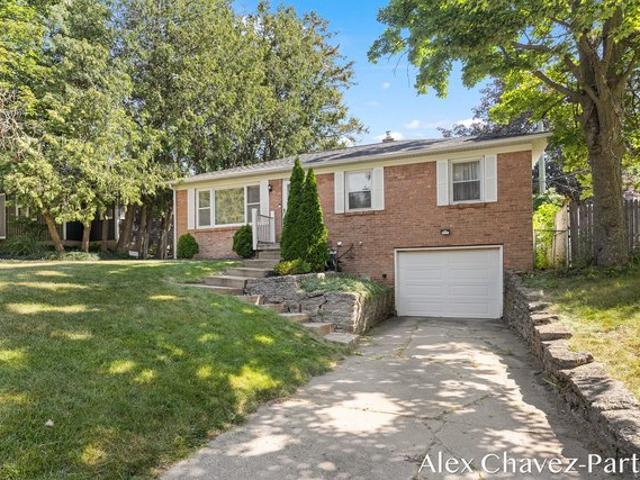 2207 Tremont Blvd NW, Grand Rapids, MI 49504