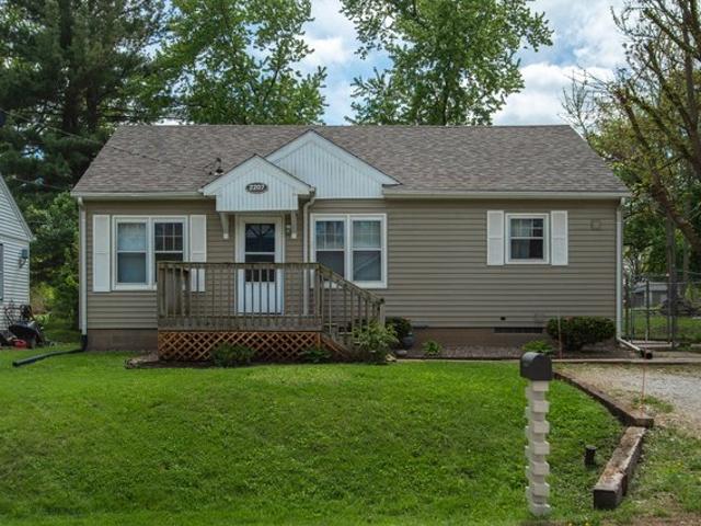 2207 W 51st St, Davenport, IA 52806