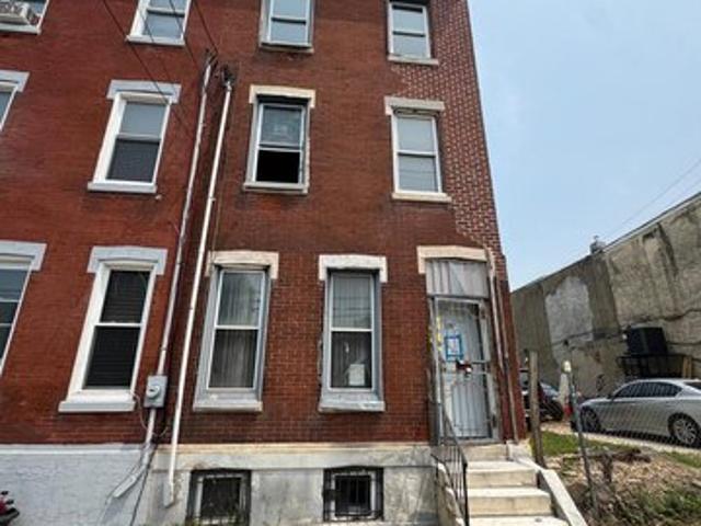 2207 W Oxford St, Philadelphia, PA 19121