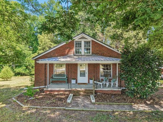 2207 Wildcat Creek Rd, Chapel Hill, NC 27516
