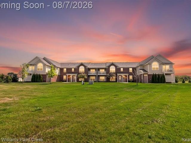 22080 Andover Dr Unit 94, Macomb Township, MI 48042