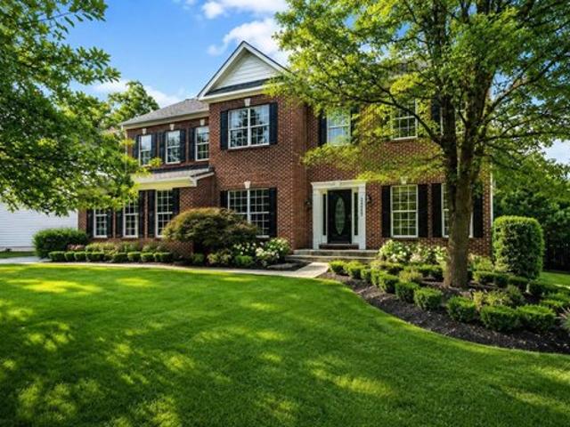 22082 Water Run Ct, Ashburn, VA 20148