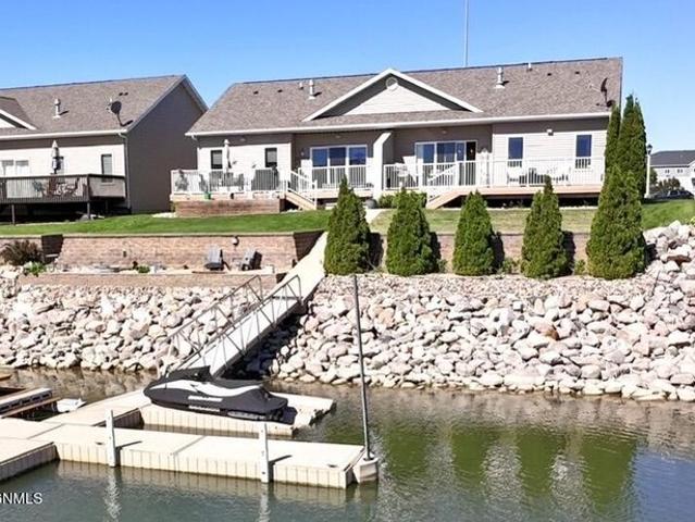 2208 Marina Rd SE, Mandan, ND 58554