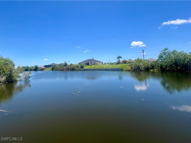 2208 NE 6th Ave, Cape Coral, FL 33909 | MLS #225052