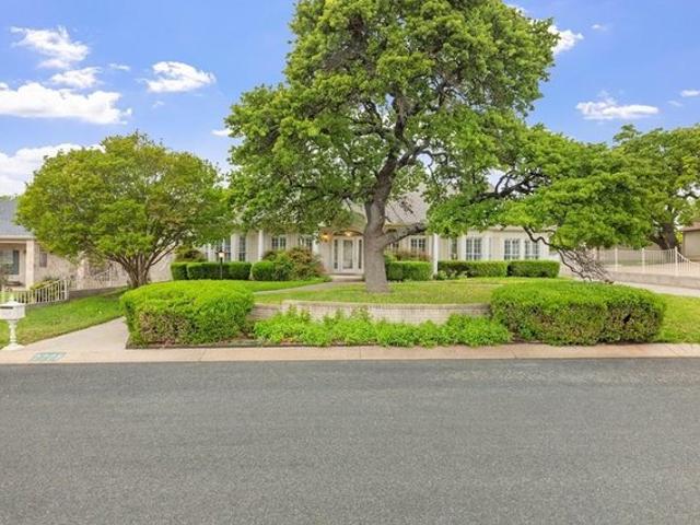 2208 Amberstone, Fredericksburg, TX 78624