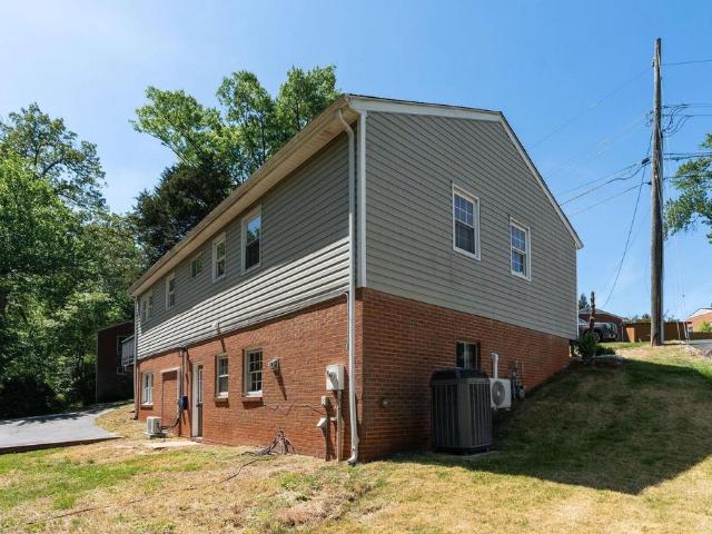 2208 Banbury St