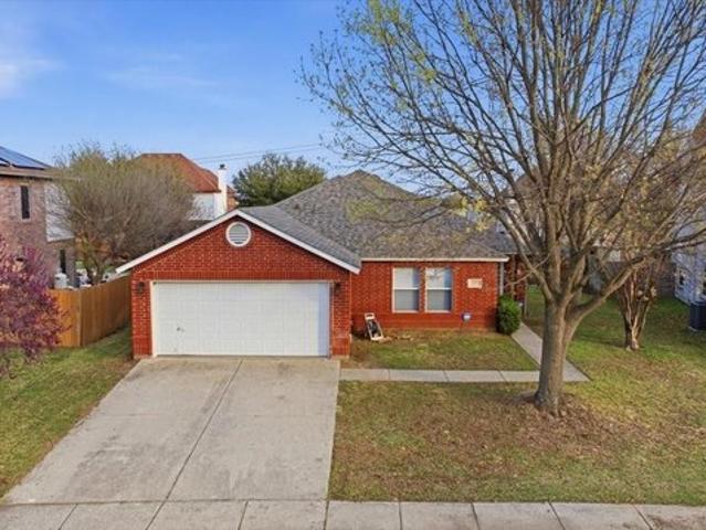 2208 Bantry Ln, Arlington, TX 76002