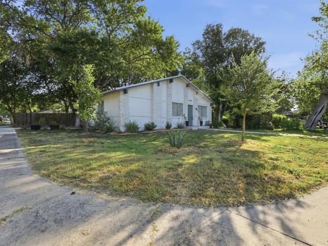 2208 Deadwood Dr